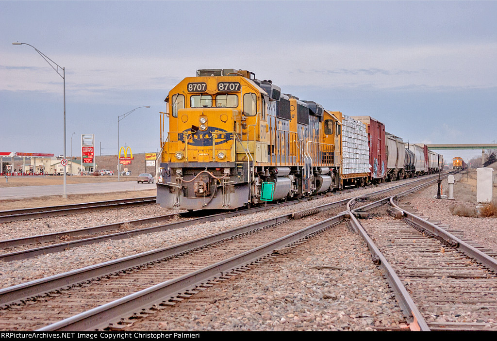BNSF 8707 & 8717 Lead M-LINLIN1-20